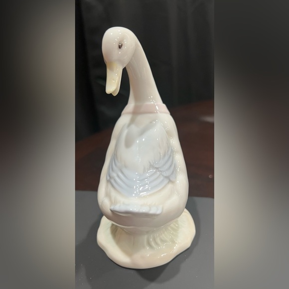 George Good | Accents | Vintage Porcelain Goose Figurine With Pastel ...